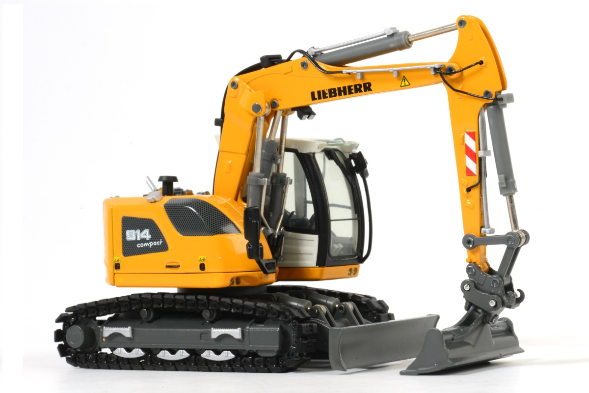 OCEAN TRADERS | European shop | Liebherr R 914 Compact Excavator